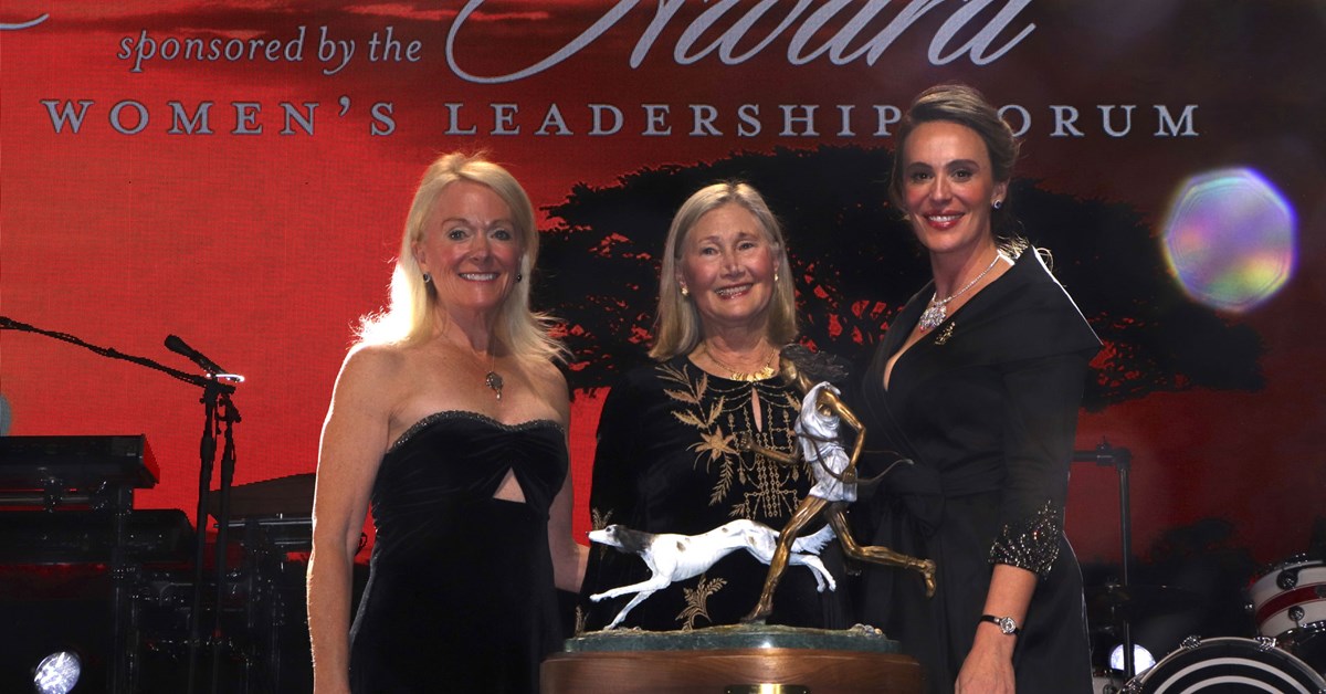 NRA Hunters' Leadership Forum | NRA-Sponsored SCI Diana Award Presented ...